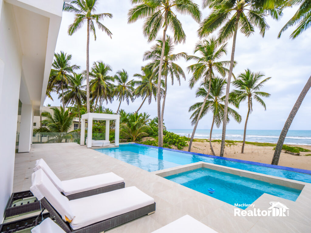 OCEANFRONT LUXURY VILLA IN CABARETE 🌊 FULLY RENOVATED & TURN-KEY ...